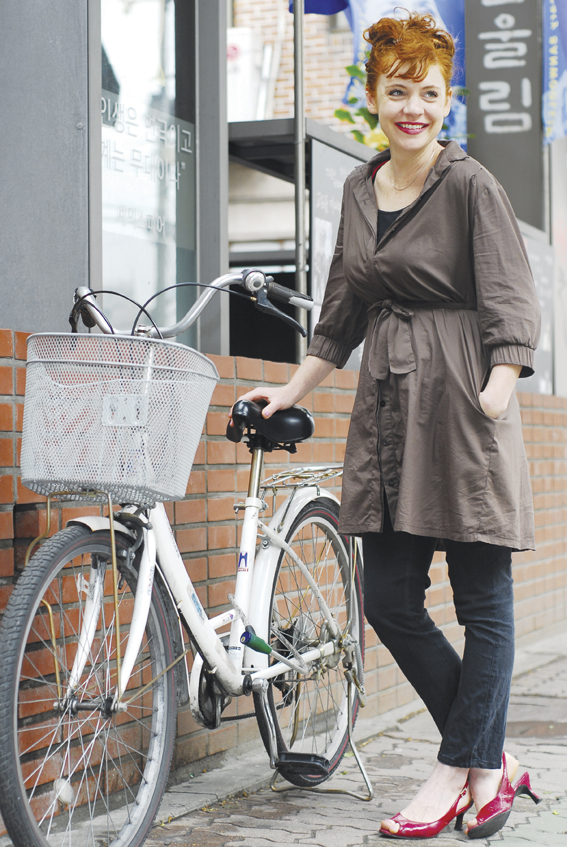 홍대앞에서 만난 사람들 – 001. Amber Glaskin | 스트리트 H